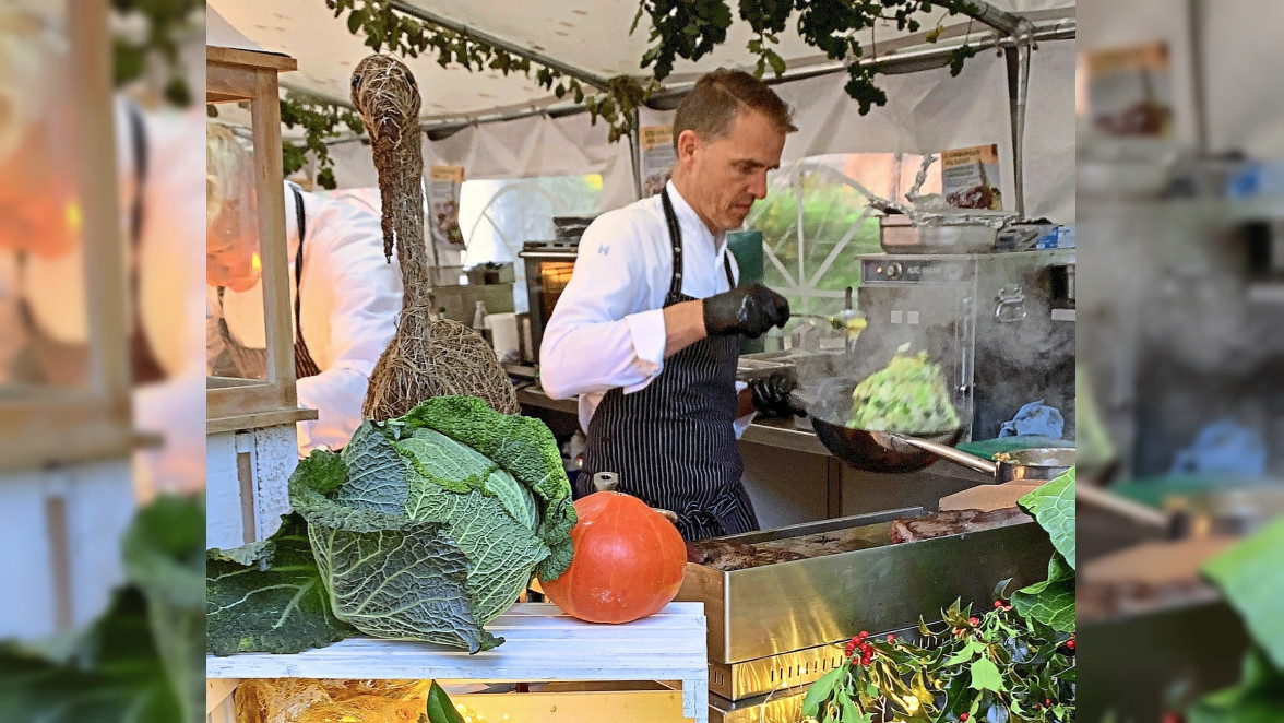 Shz Die Kulinarische Tradition Kostproben Auf Dem Steinburger