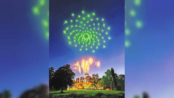 Das 74. Stadtwerke Stuttgart Lichterfestival im Höhenpark Killesberg ...