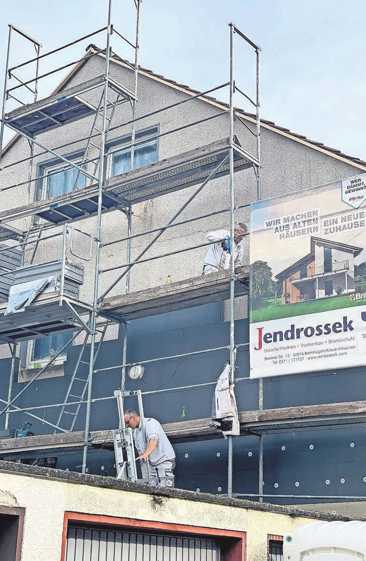 Innungsfachbetrieb Jendrossek bringt die Fassade auf den neuesten Stand ...