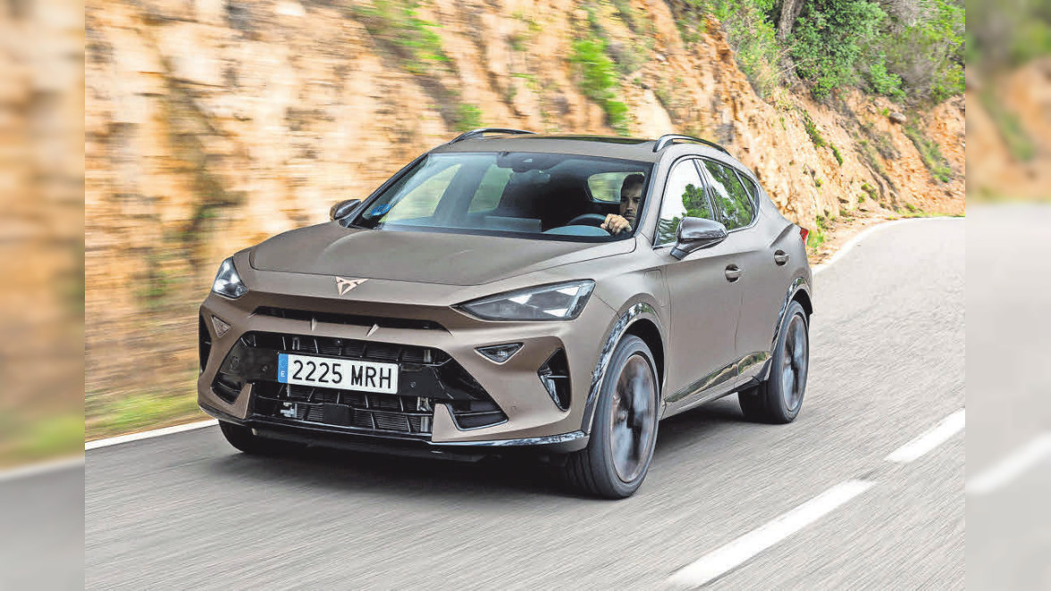 Der CUPRA Formentor begeistert mit Sharknose, integriertem CUPRA Emblem ...