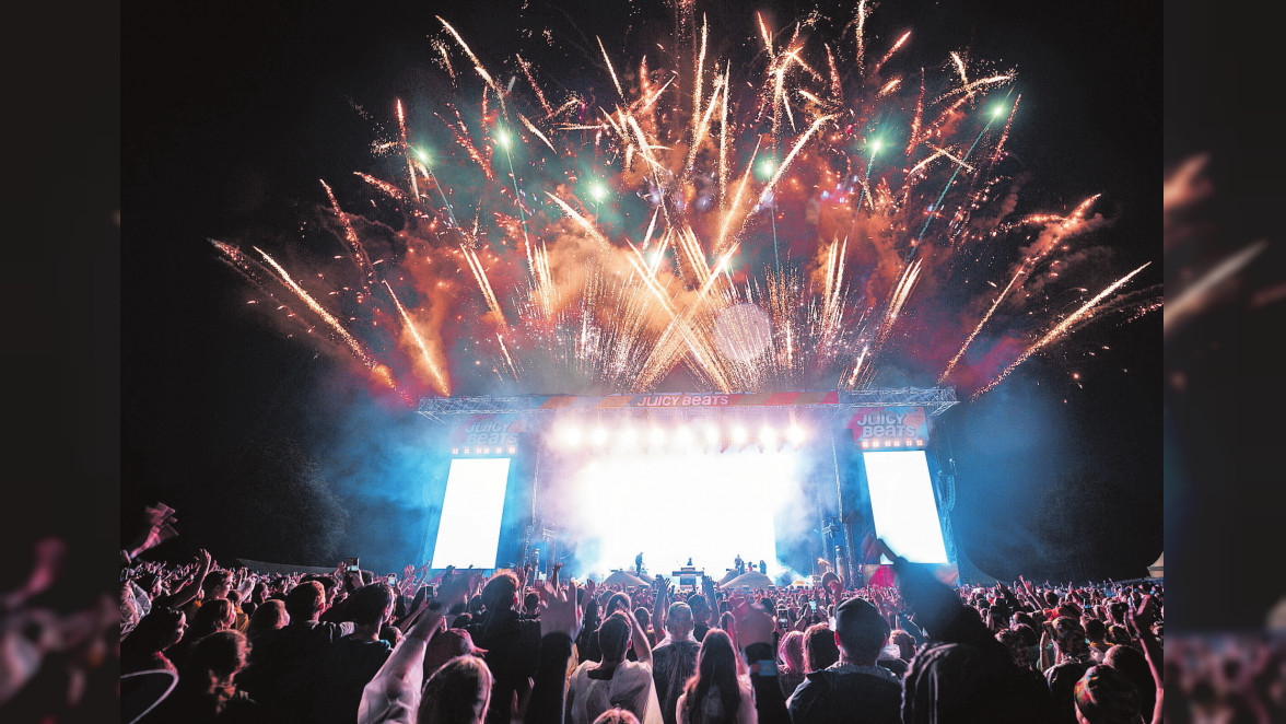 Fapello.ccom non-members take the plunge she is worth each